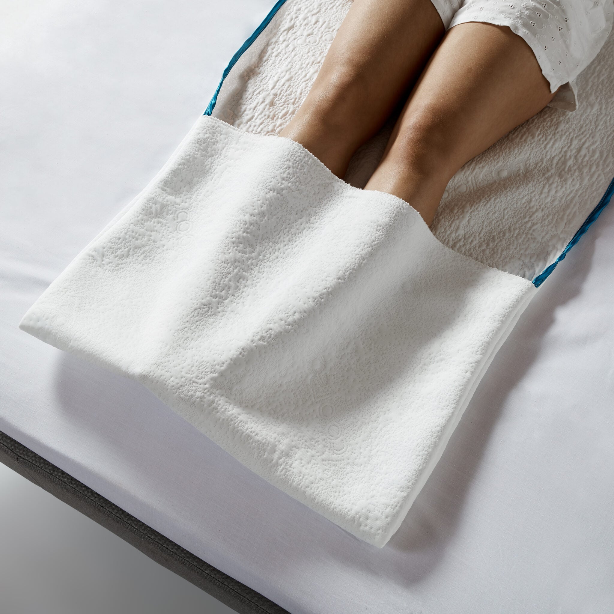 CoolSoft™ Bedding for Menopause / Night sweats relief - The MenoMat